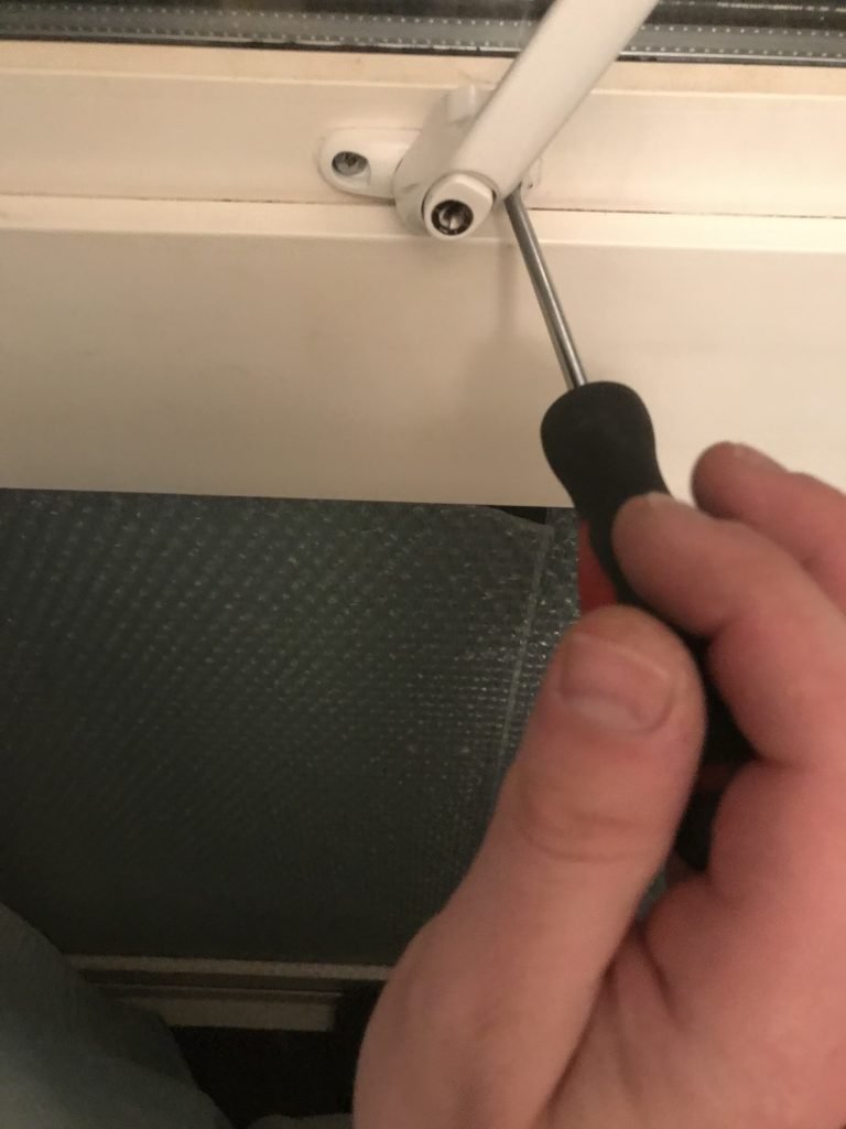 How to fix window a lock handle, quick and easy without calling a locksmith